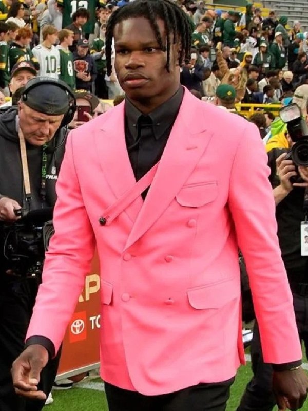 Travis Hunter NFL Draft Red Carpet 2025 Pink Blazer